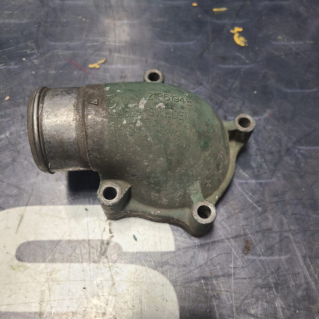 Volvo D13 Thermostat housing - P/N: 21861948 - Used Engine shop ...